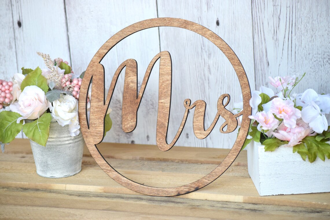Mr and Mrs Wedding Chair Signs Mr and Mrs Circle Wedding - Etsy