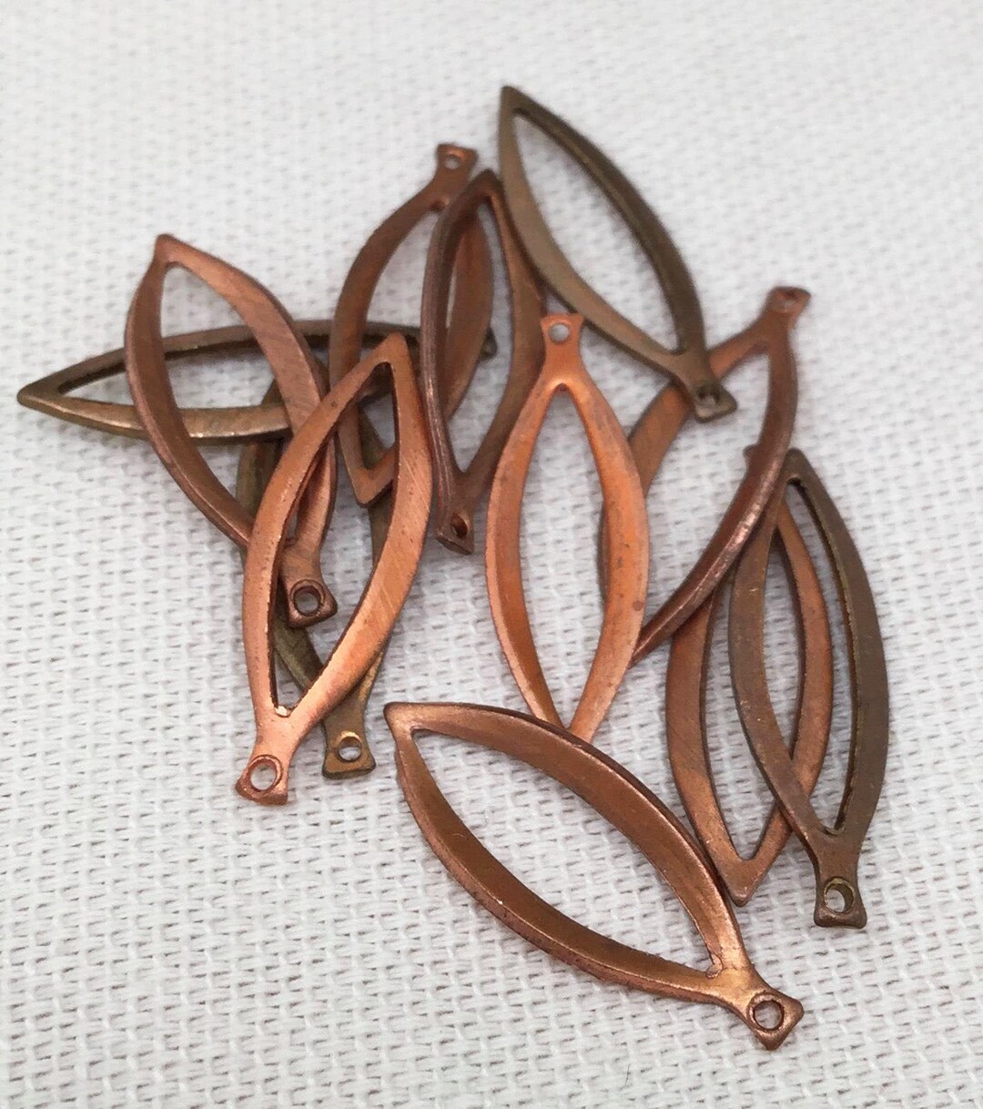 12 Vintage Red Tombac Brass Leaf Metal Charm Pendants - Etsy