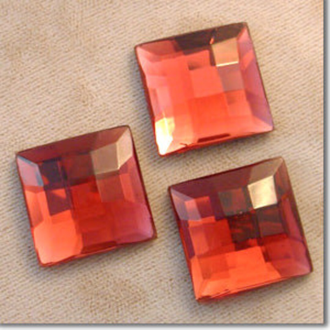 1 Vintage Ruby Faceted Square Glass Cabochon 8315 - Etsy