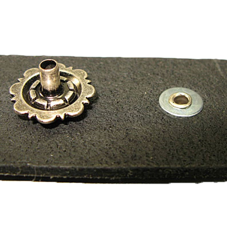 Engine Claw Splashback Concho | Etsy