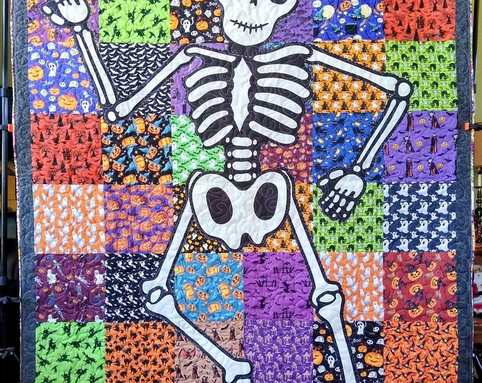 NEW Handmade 60"x 76" Halloween Skeleton Quilt - Etsy