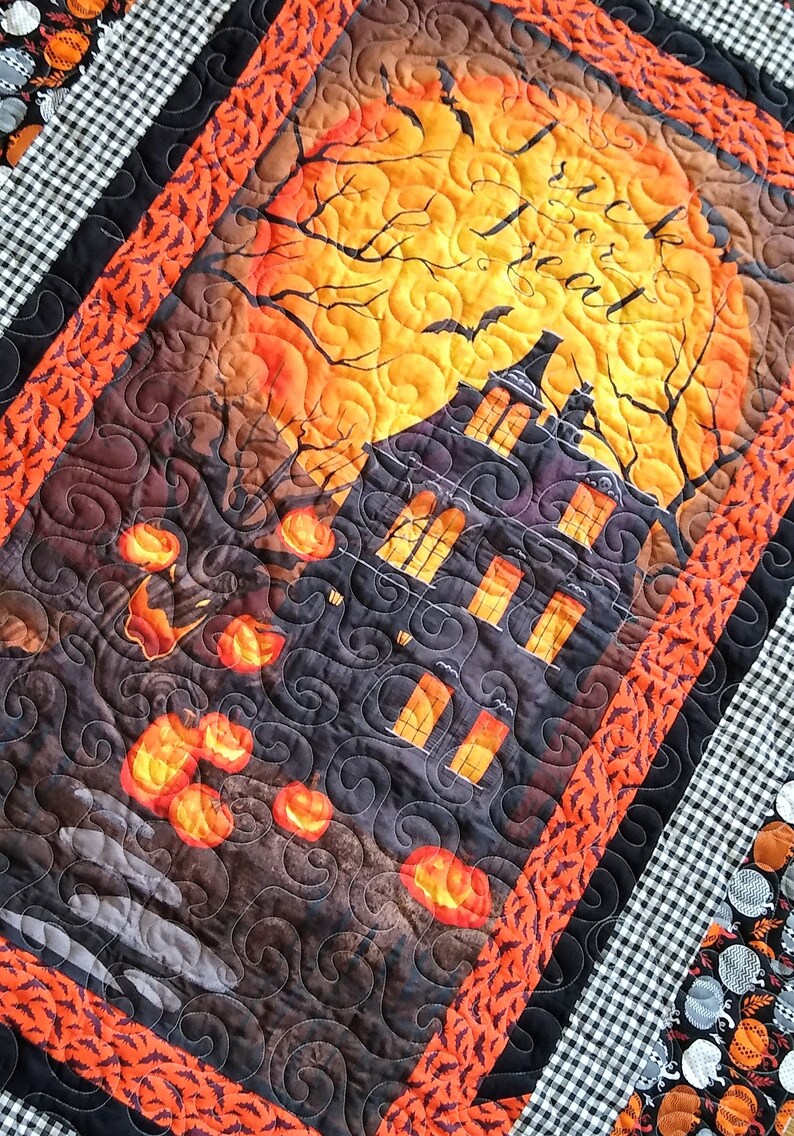 New Handmade Haunted House Panel Quilt 49"x68" - Etsy