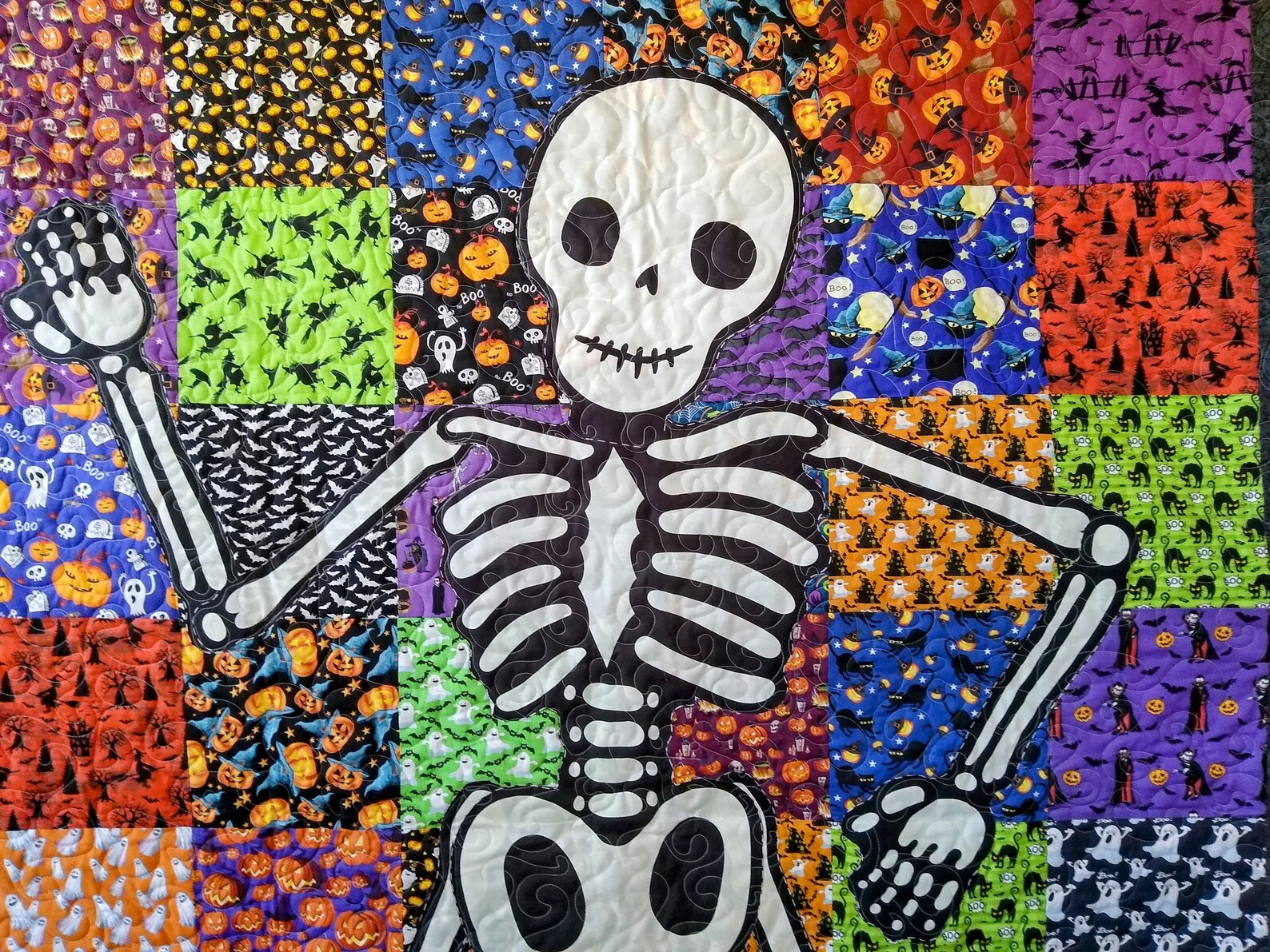 NEW Handmade 60"x 76" Halloween Skeleton Quilt - Etsy