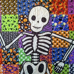 NEW Handmade 60"x 76" Halloween Skeleton Quilt - Etsy