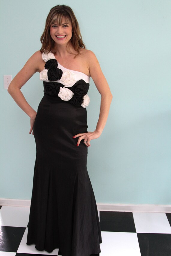 1980s Cindy USA One Shoulder Formal Gown in Black and… - Gem