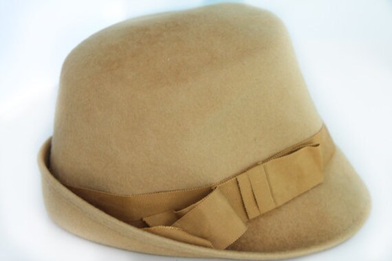 1960's Ritz Wool Cloche Hat with Grosgrain Ribbon Acc… - Gem