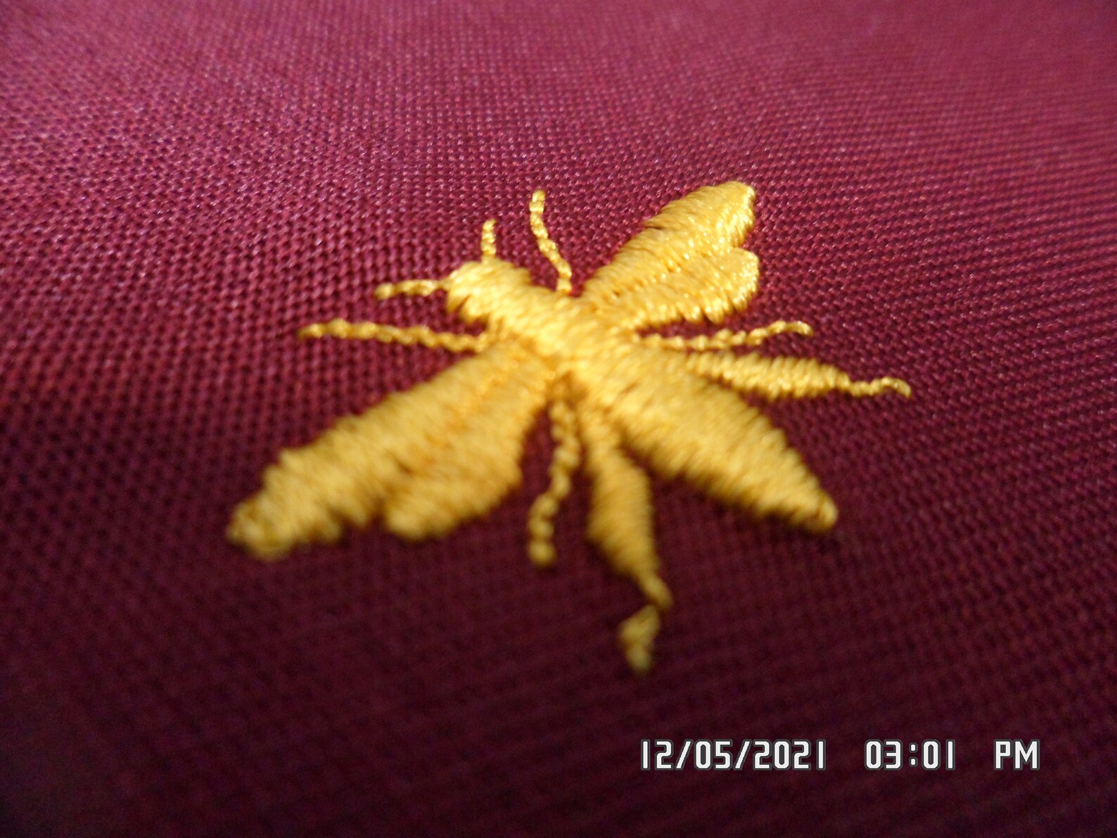 Small Royal Bee Machine Embroidery Design Instantly Download - Etsy