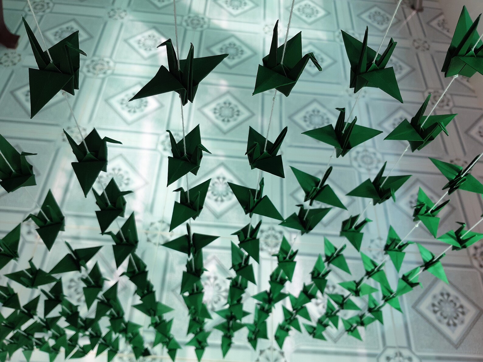 1.000 Paper Cranes Garland, 50 Strands of 20, Green, 4" X 4" Paper Size ...