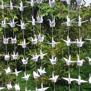 500 Paper Cranes Garland in White Color, 20 Strands of 25, 4" X 4 ...