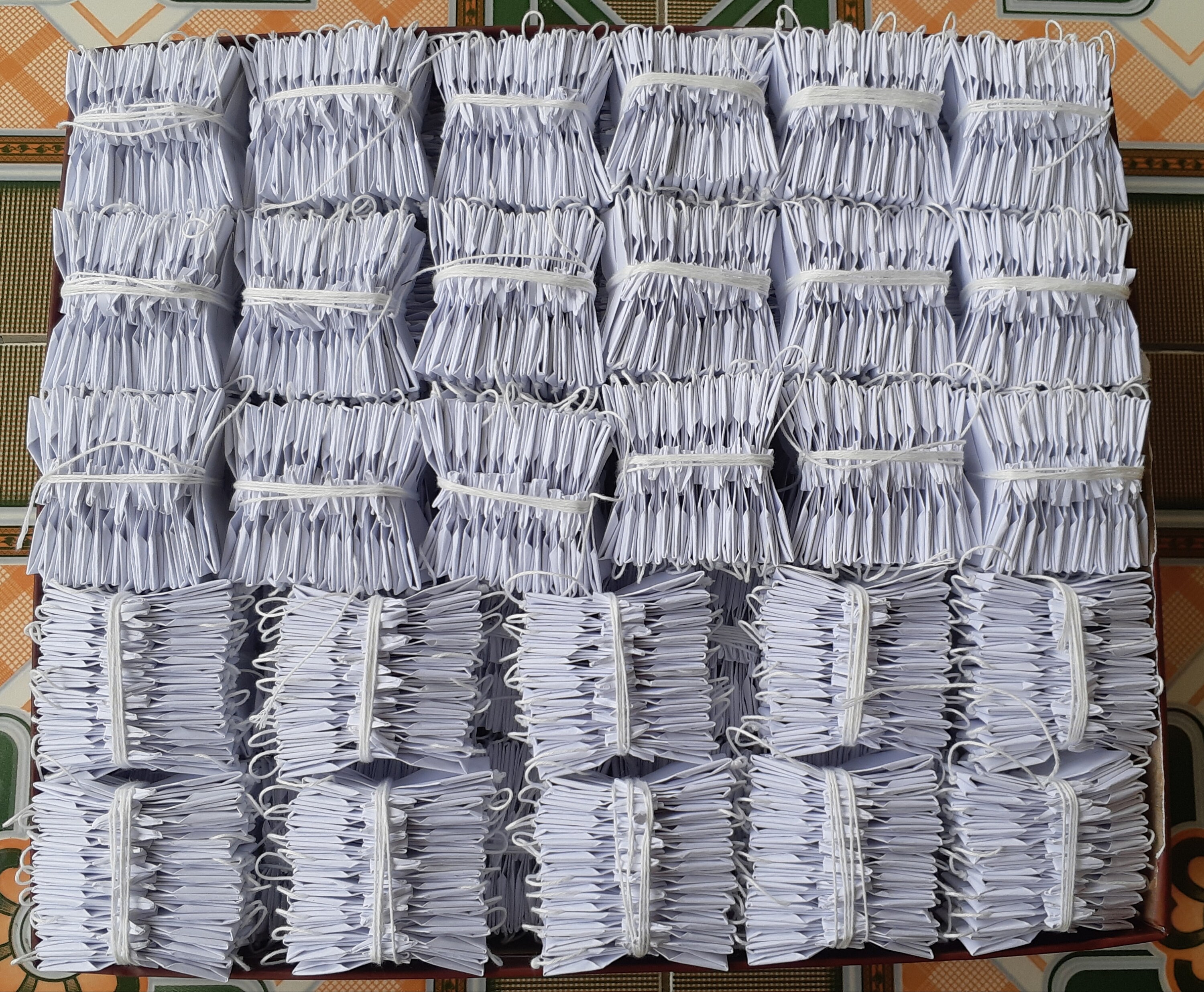 500 Paper Cranes Garland in White Color, 20 Strands of 25, 4" X 4 ...