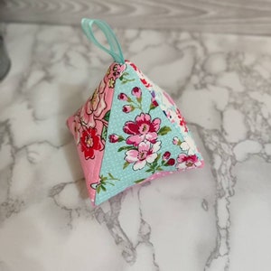 Pyramid Pincushion, Quilted, Triangle Pin Cushion, Patchwork, Bowl ...