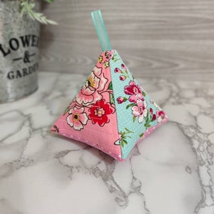 Pyramid Pincushion, Quilted, Triangle Pin Cushion, Patchwork, Bowl ...