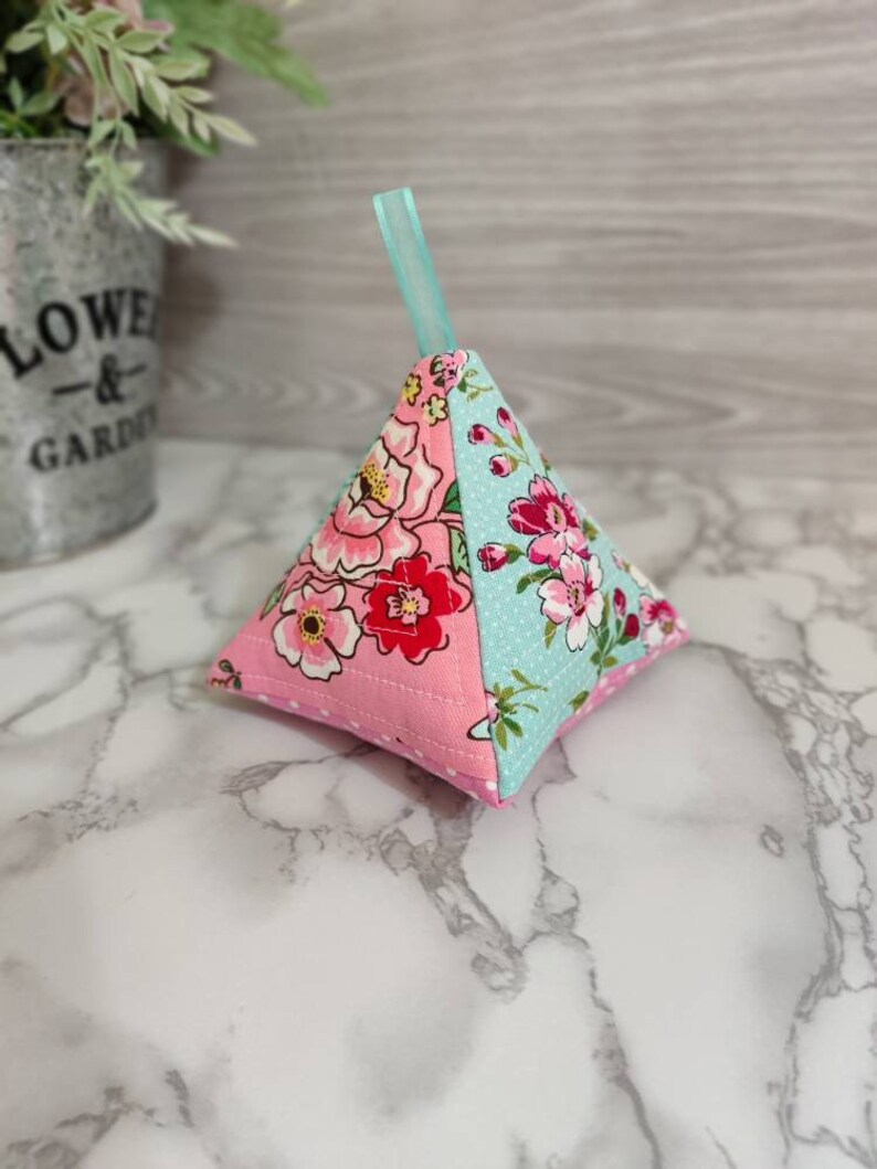 Pyramid Pincushion, Quilted, Triangle Pin Cushion, Patchwork, Bowl ...