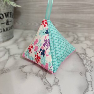 Pyramid Pincushion, Quilted, Triangle Pin Cushion, Patchwork, Bowl ...