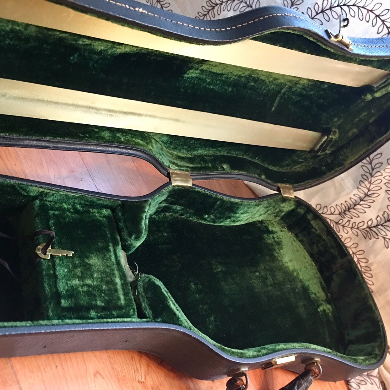 Vintage 1958 Lifton Violin Case With Key Emerald Green Crushed Velvet ...