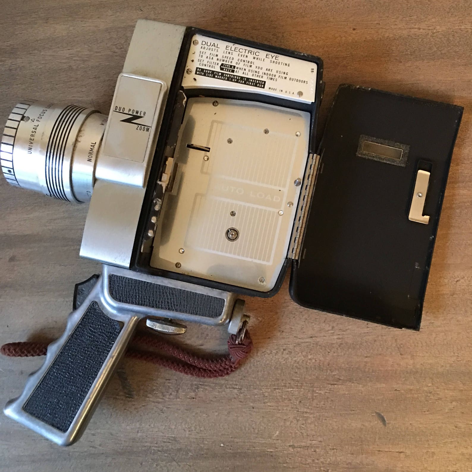 Vintage 1970's Bell and Howell Autoload Super 8mm Movie Camera Model ...