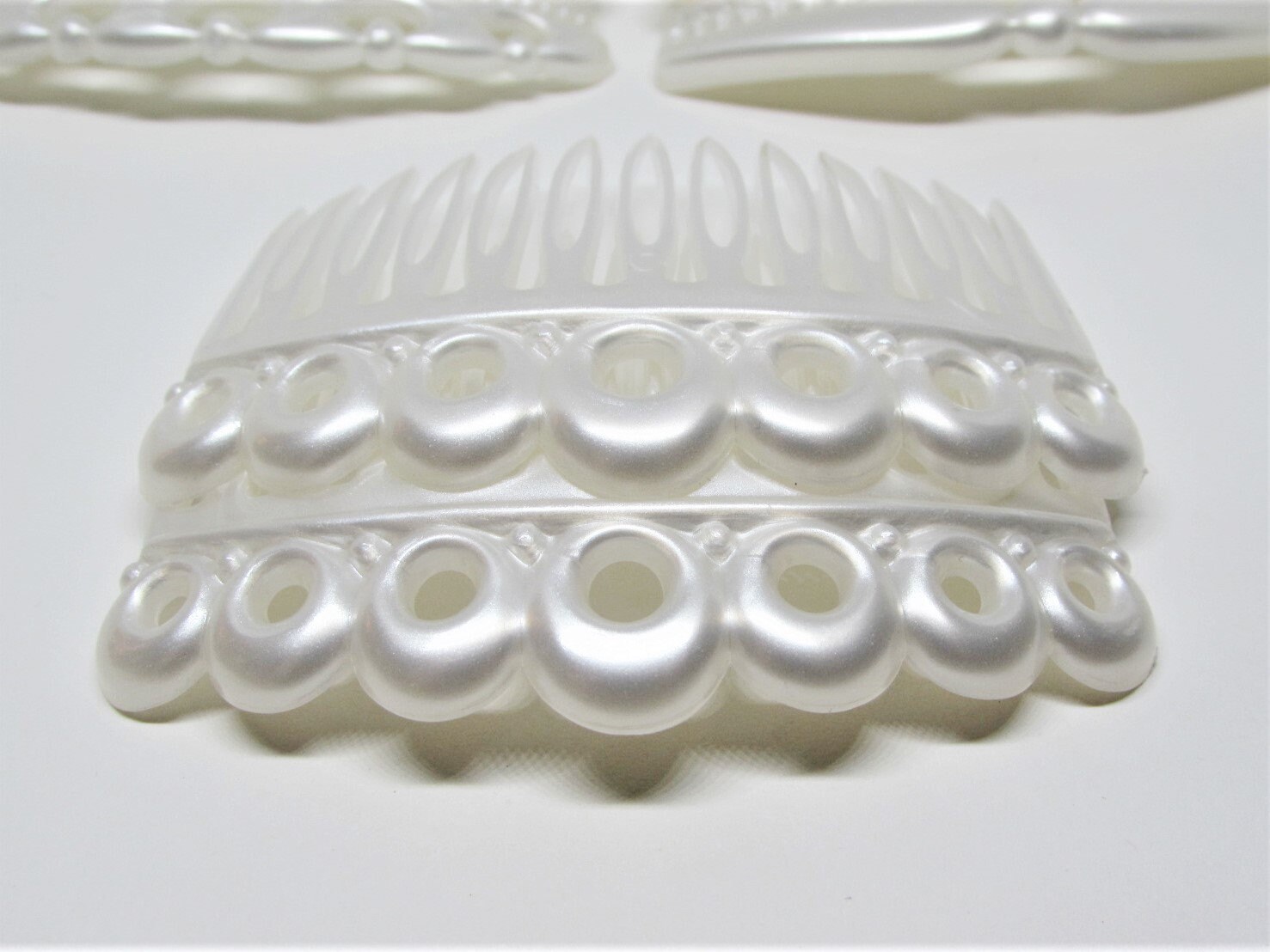 Vintage W. GERMANY White Pearlescent Hair Comb set of 2, Faux Mother of ...