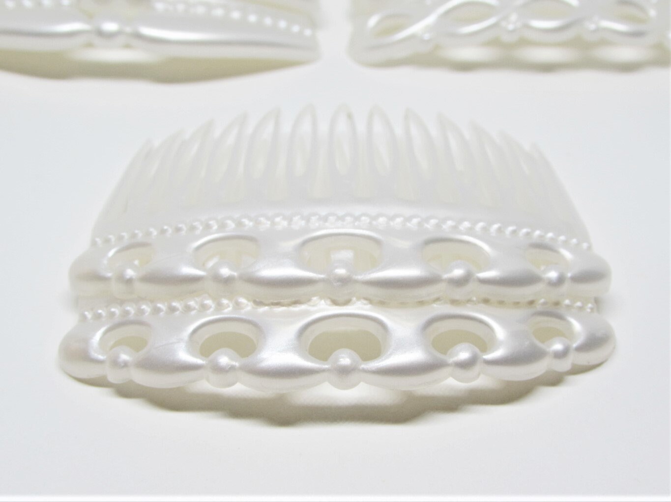 Vintage W. GERMANY White Pearlescent Hair Comb set of 2, Faux Mother of ...