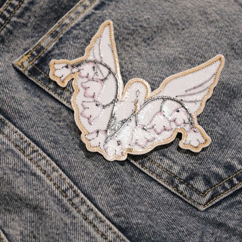 Embroidered Patch White Swan and the Bluebell Flowers - Iron On - Etsy