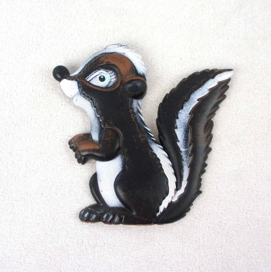 Skunk Wall Decor Vintage 1960s Small Hanging Plastic Figurine Woodland ...