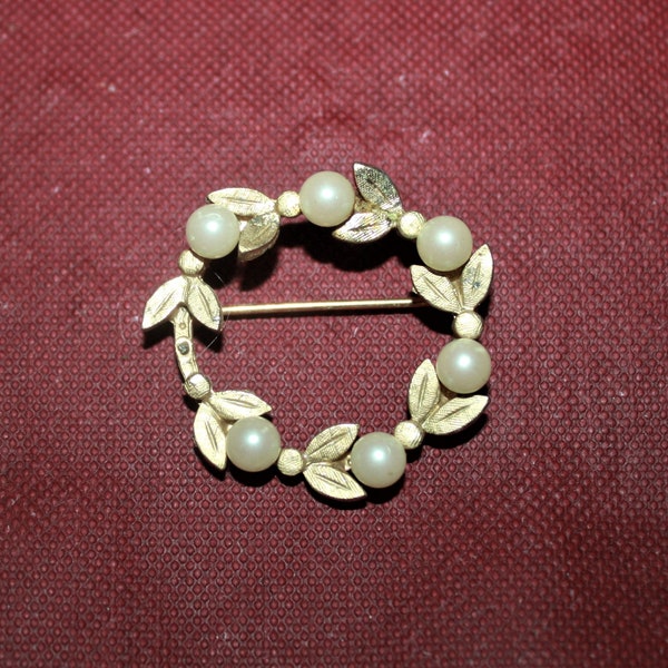 Gold Circle Pin - Etsy