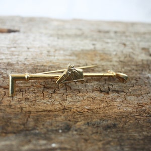Vintage Horse and Riding Crop Gold Tone Brooch or Tie Pin - Etsy
