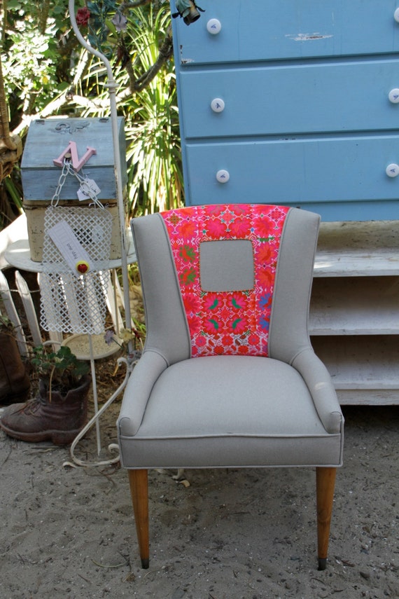 Items similar to Beautiful vintage/retro chair with embroidery on Etsy