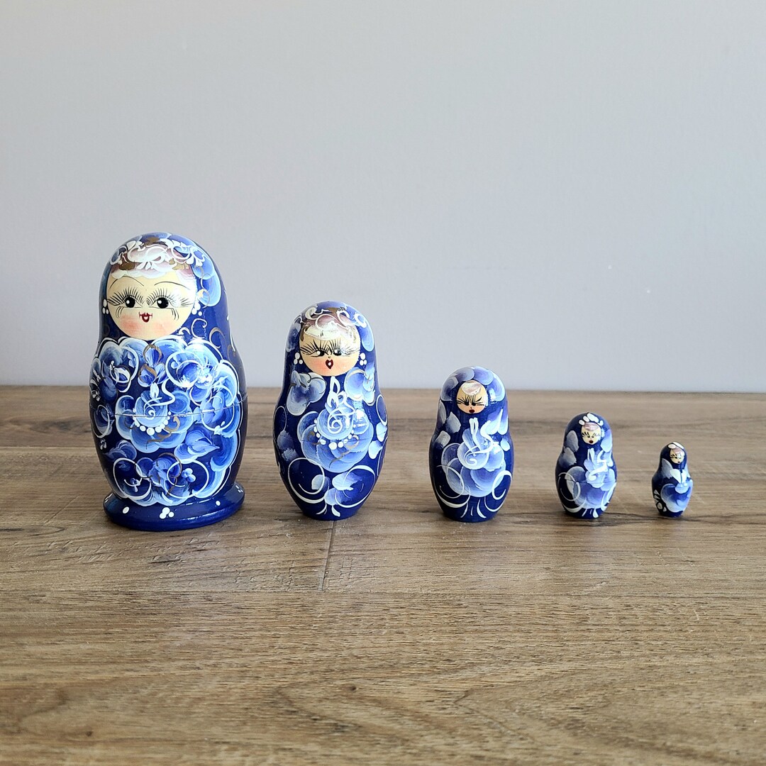 Vintage Hand Painted Wooden Russian Nesting Dolls. Set of 5 Nesting ...