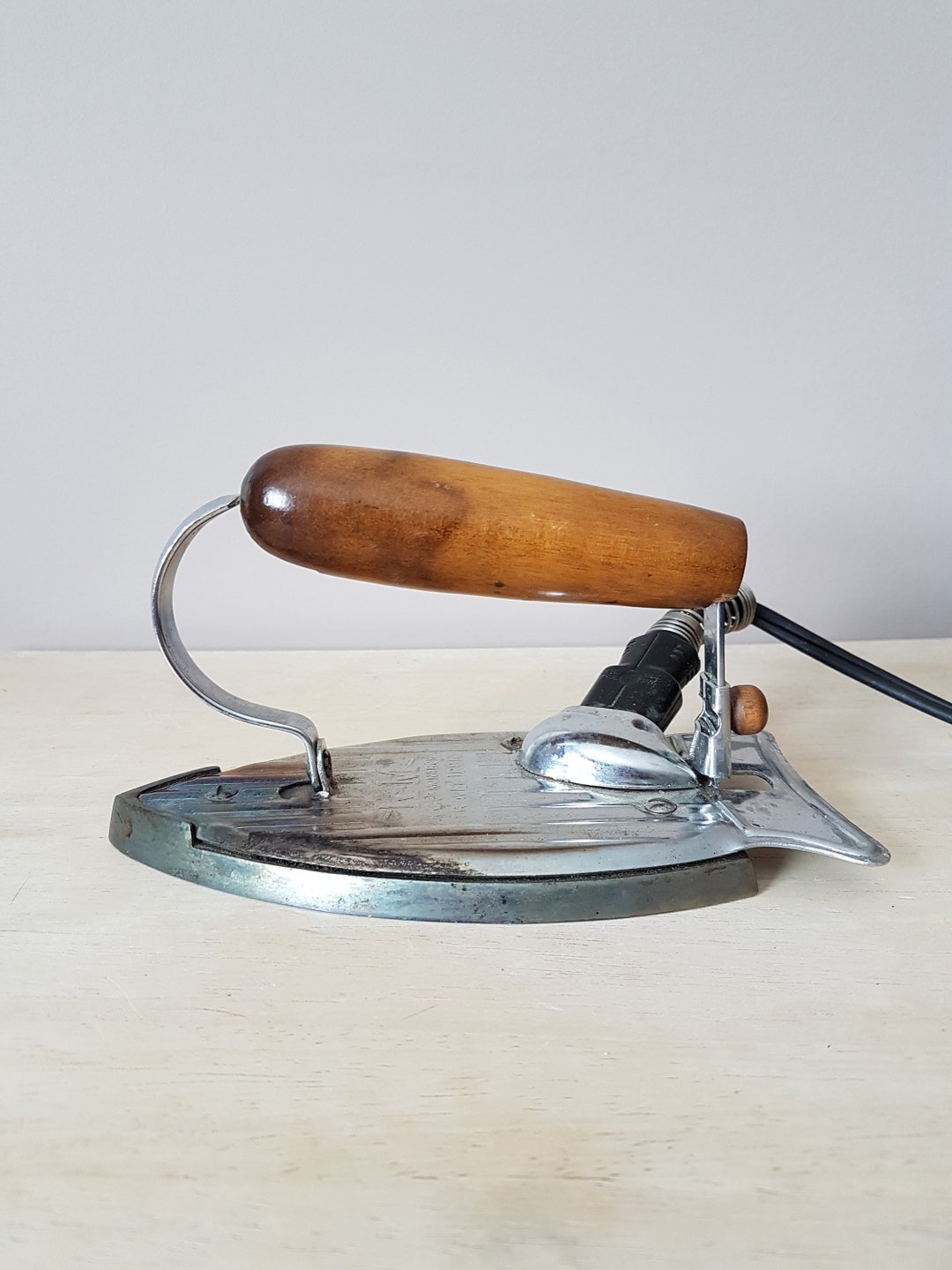 Vintage K M Knapp Monarch Travel Iron. - Etsy