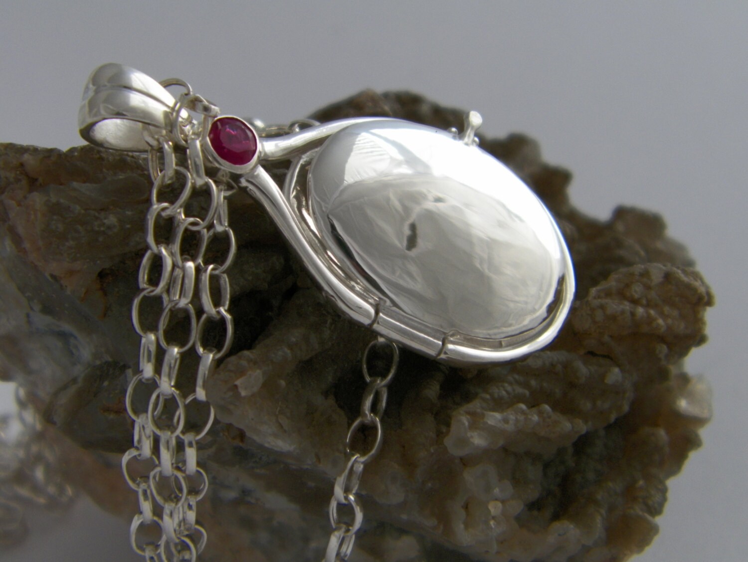 Handcrafted 925 Sterling Silver 0.41ct.4mmnatural Ruby Locket H2O Just ...