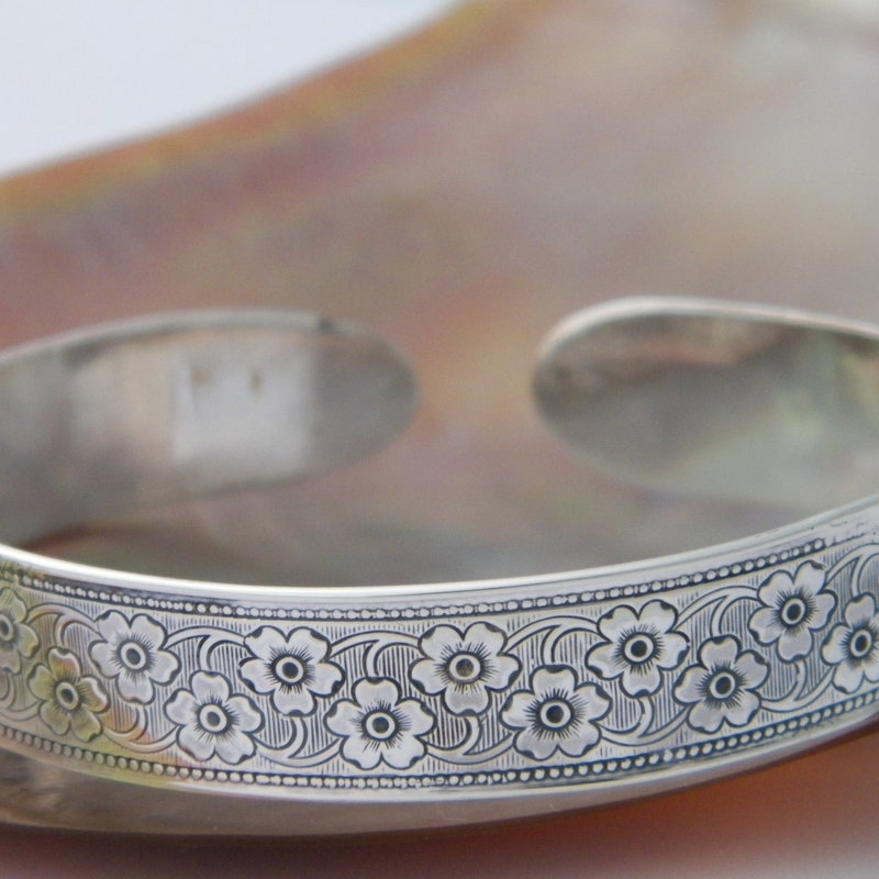 Flower Bangle - Etsy