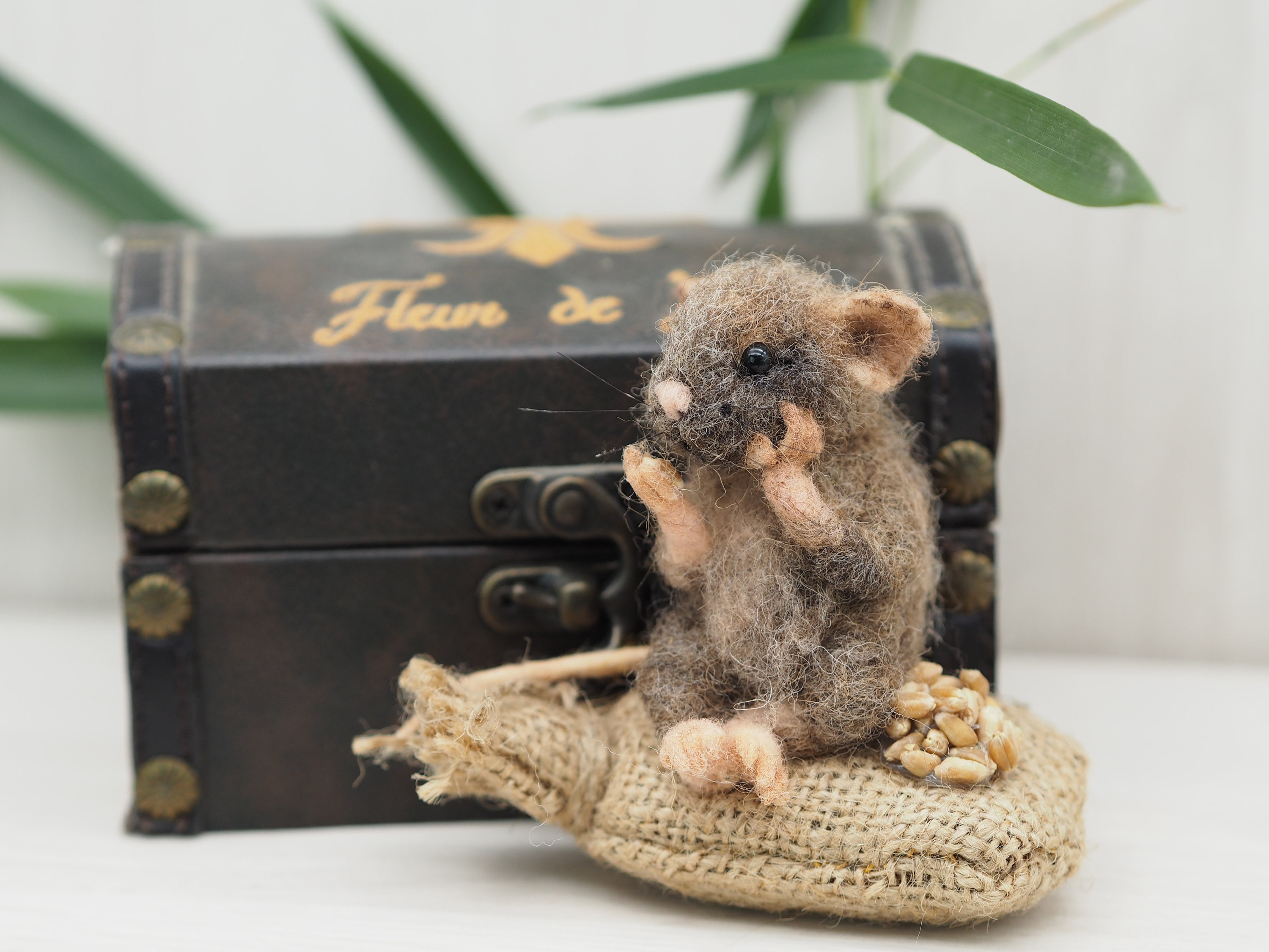 Needle felted handmade mouse figurine Farmhouse decoration | Etsy