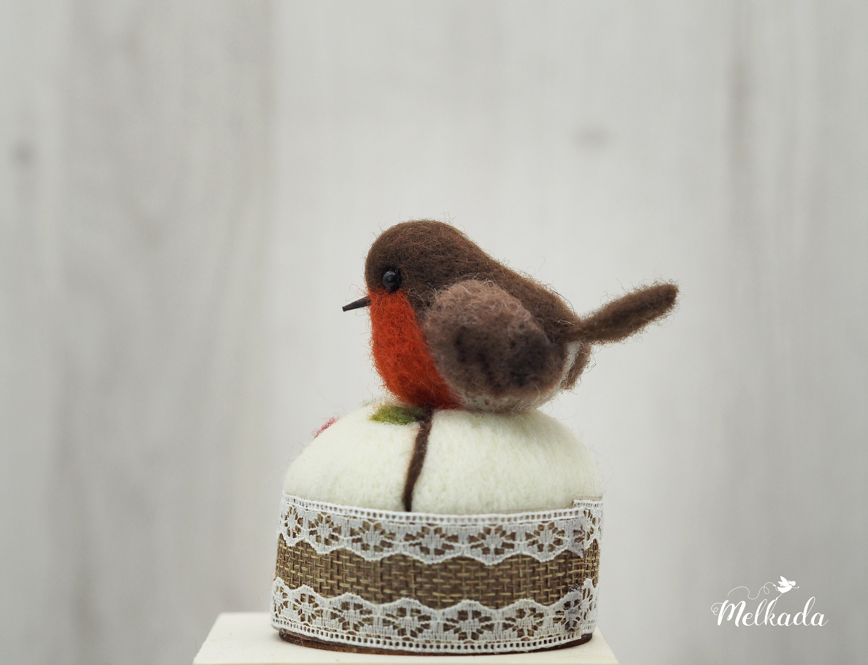 Robin pincushion Felt robin Bird pincushion Bird art Bird | Etsy