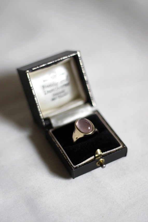 PORTRAIT Ring In Brass With Rose Quartz | Seconds Sale