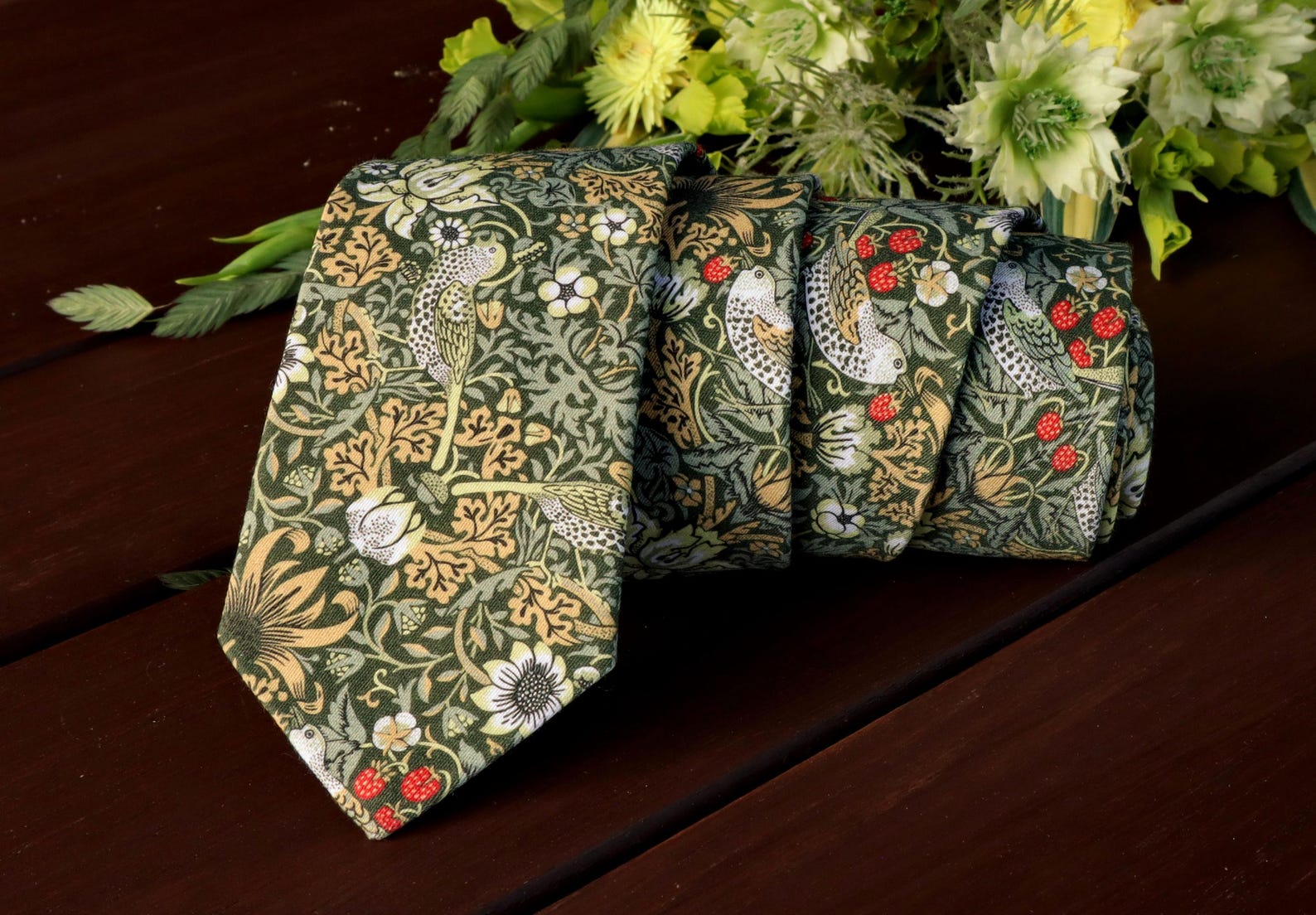 Bow Tie Olive Floral - Strawberry Thief Bird Bow-tie Flower Garden ...