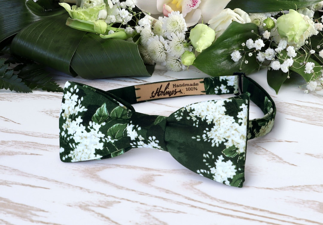 Bow Tie Floral Emerald Green Floral Bow-tie Flower Baby’s Breath Floral ...