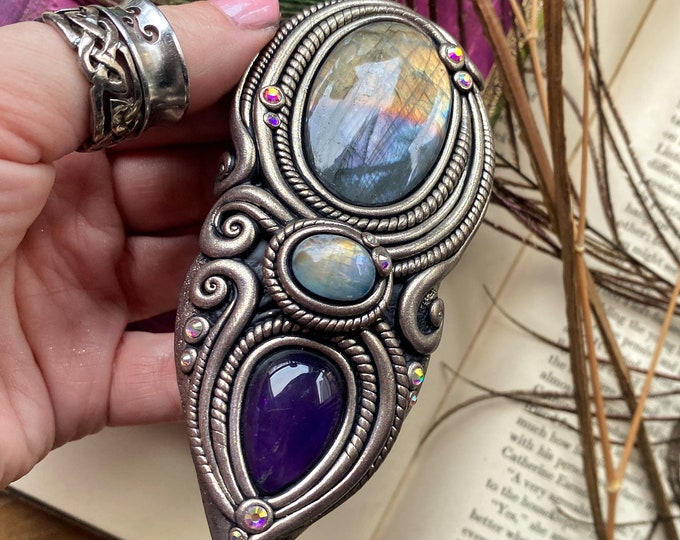 Leo Moon - Beautiful Lilac Purple and Golden Peach Flash Labradorite ...