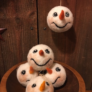 Needle Felted Snowball Snowman Head Ornament - Etsy