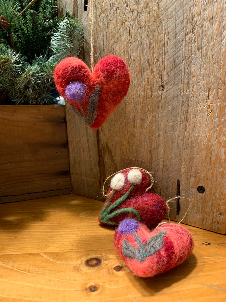 Needle Felted Wool Heart-flower Decorated-show Someone You - Etsy