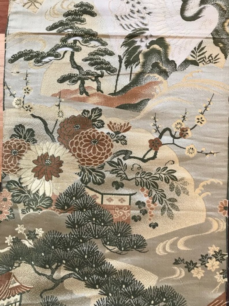 SF709 Cranes on a Green Gold Background - Etsy