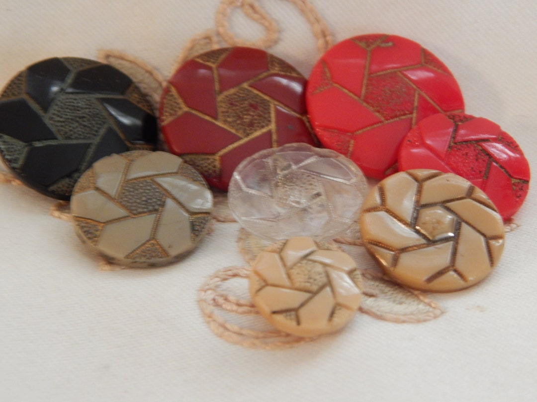 Fashion Buttons With Same Design - 8 - With Different Sizes and Color ...