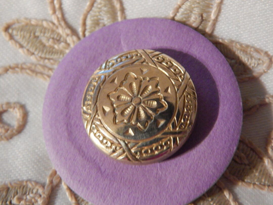 AP & Cie Paris Back Button Brass With Center Floral and Weave Design ...