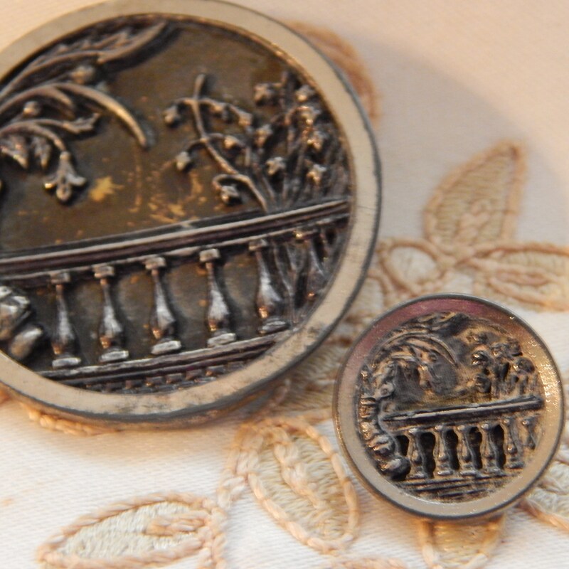 Large Floral Buttons - Etsy