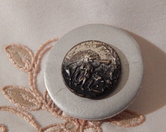 Antique Fox Button - Etsy