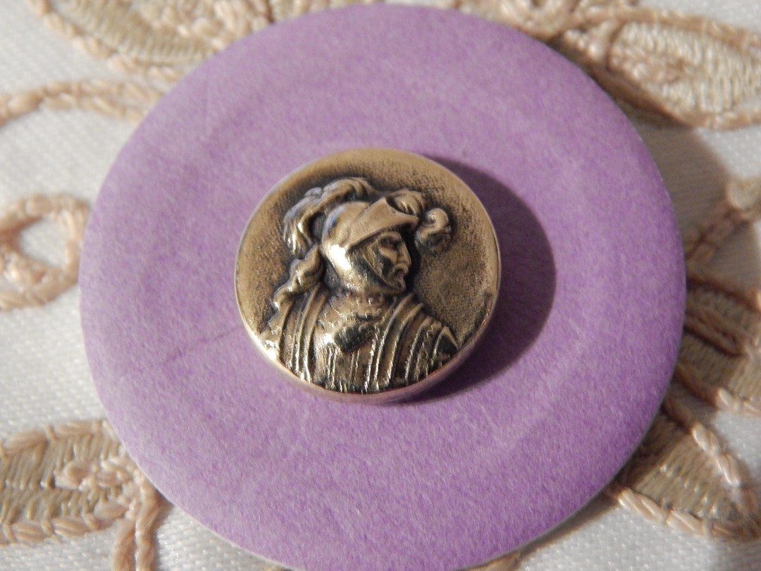 King Arthur Antique Picture Button Marked Depose A.P. & Cie Paris With ...