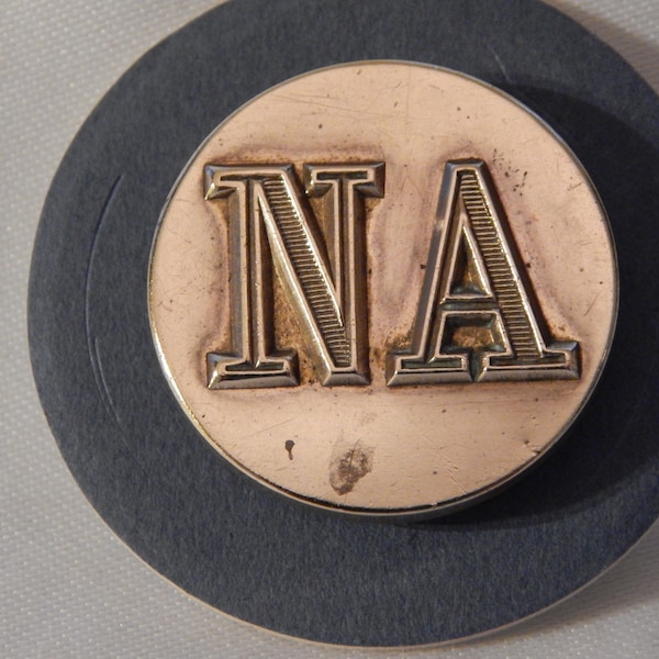 Livery Button - Etsy