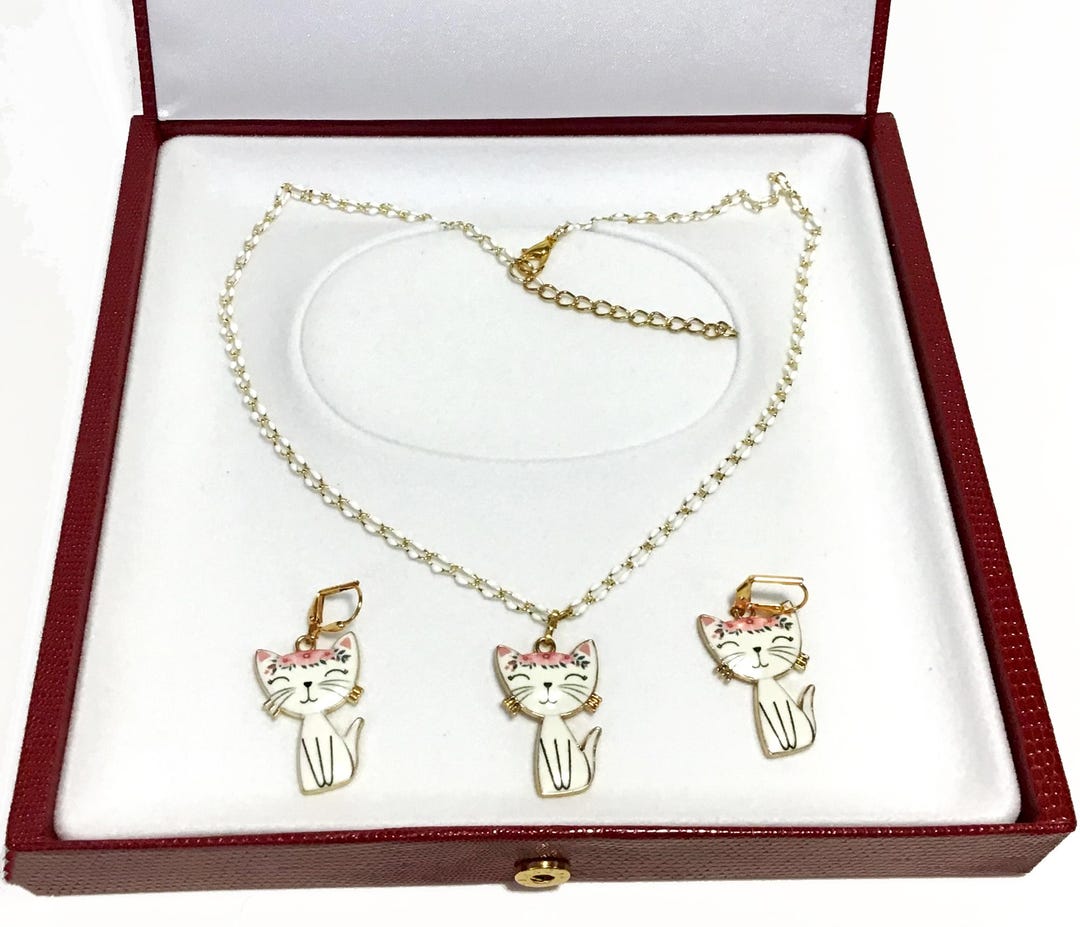 White Enamel Kitty Cat Jewelry Set: Adjustable Chain & Lever Back ...