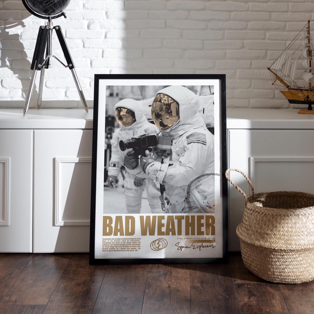 Vintage Astronaut Poster Outer Space Explorer Wall Art Astronauts Retro ...