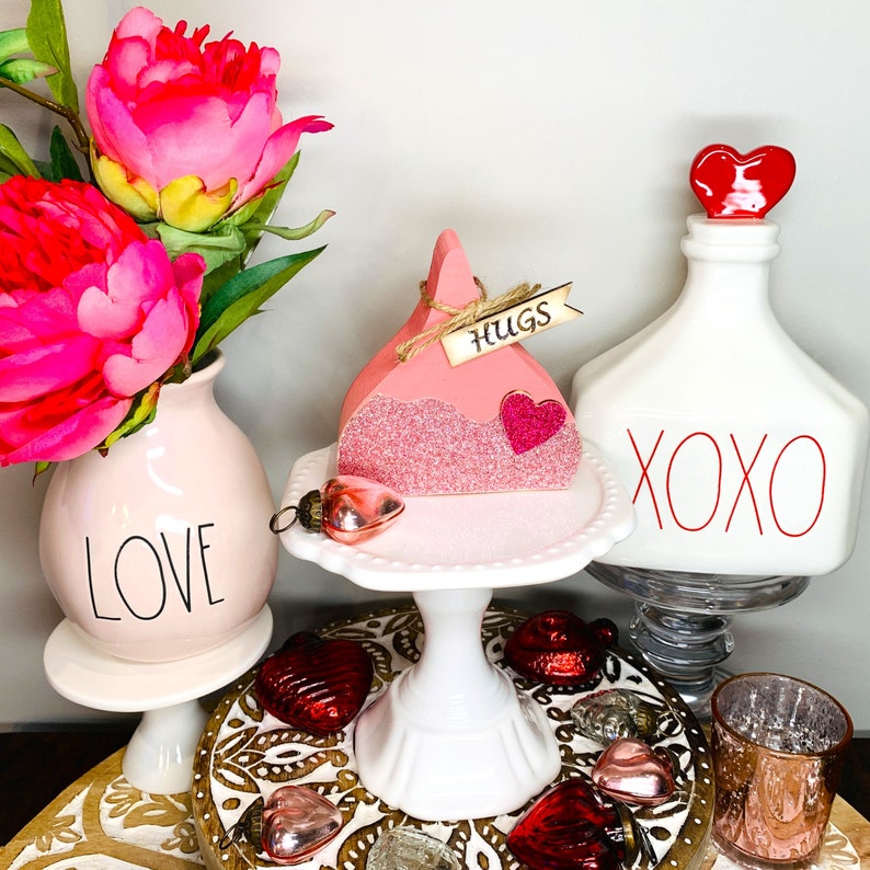 Chunky Chocolate Candy Hugs & Kiss, Shelf Sitter Valentine Day Wood ...