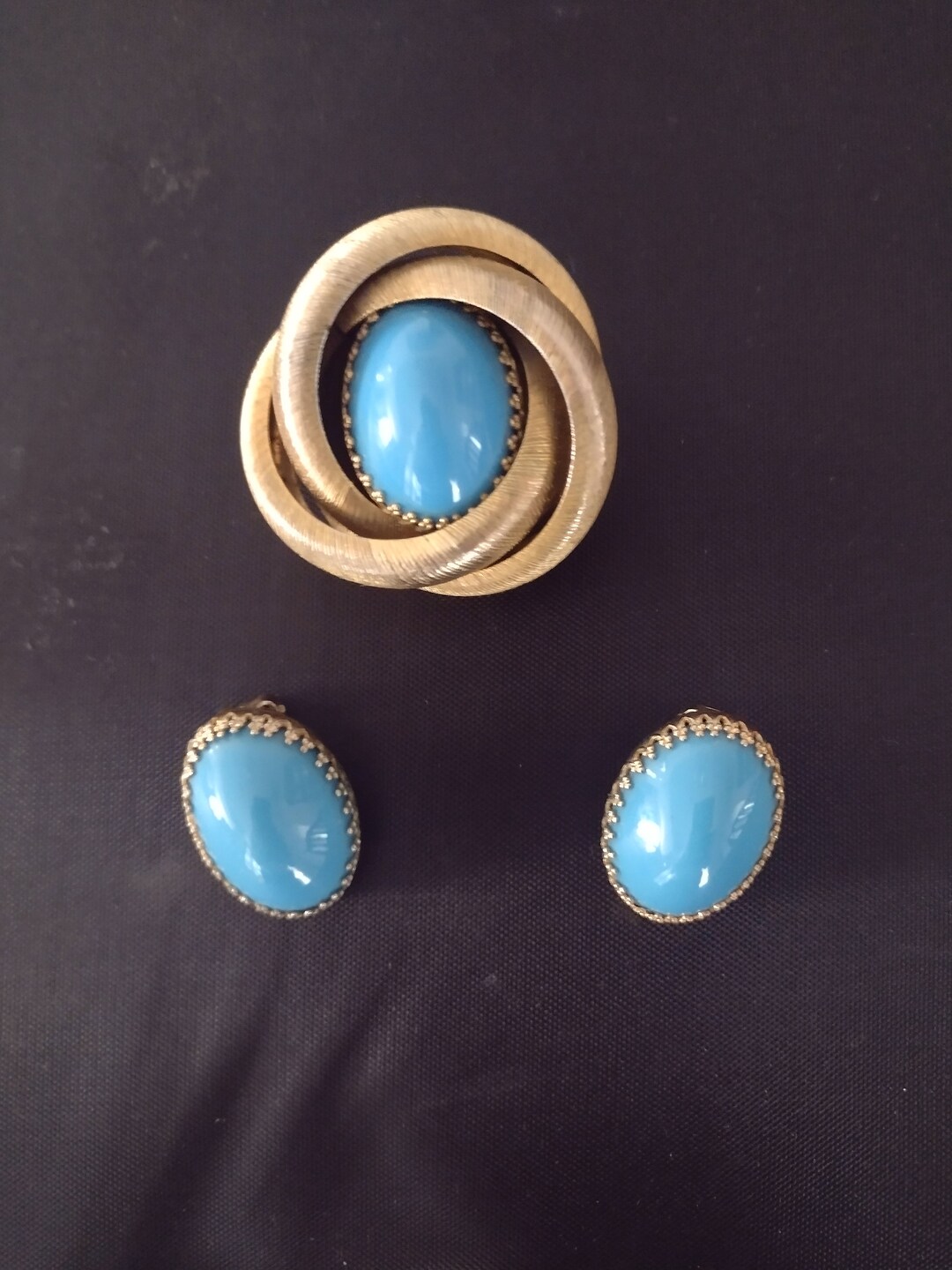Arnold Scaasi Stylish Turquoise Blue Glass Cabochon Pin and Earrings ...
